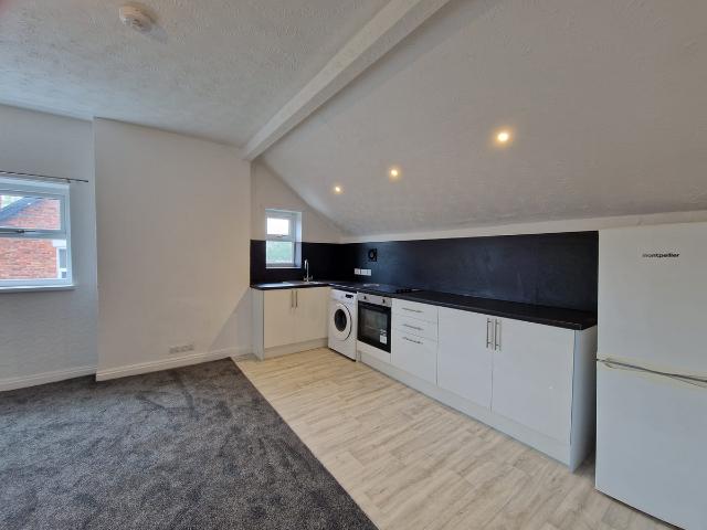 Belgrave Crescent, Eccles M30, 1 bed flat to rent, £990 pcm | PrimeLocation