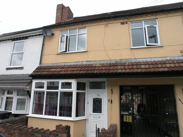 Belgrave Road, Halesowen B62, 2 bed terraced house to rent, £850 pcm | PrimeLocation