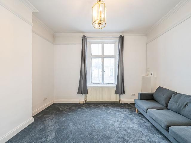 Belgrave Road, London SW1V, 1 bed flat to rent, £1,950 pcm | PrimeLocation