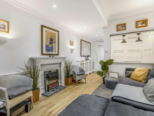 Belgrave Road, SW1V, London