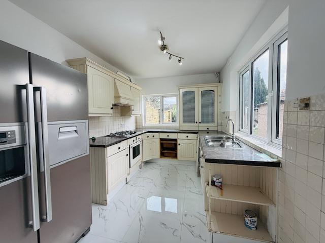 Belgrave Road, Slough, SL1 3RG 4 bed house to rent £2,375 pcm £548 pw