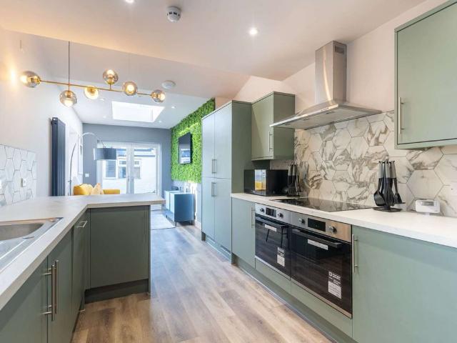 Belgravia Road Room 3