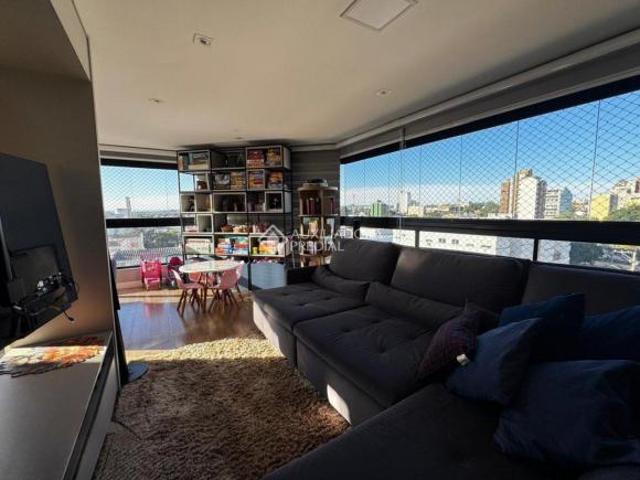 Belíssimo Apartamento 3 dormitórios sendo 1 suíte com closet Banheiro