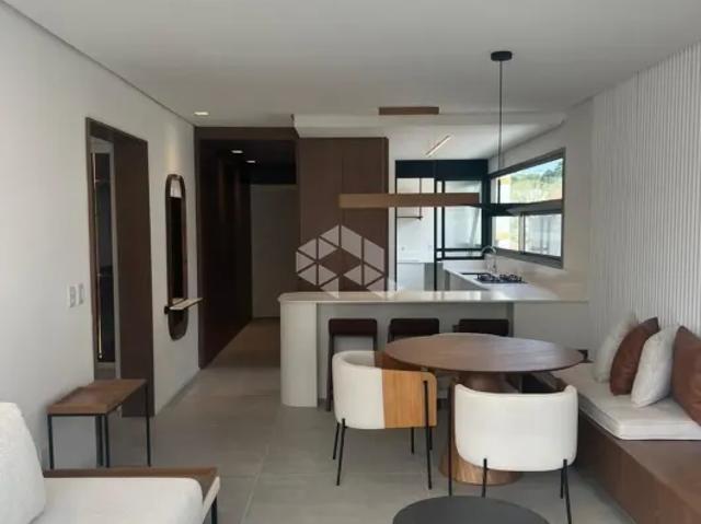 Belíssimo apartamento 2 dormitórios, bairro Menino Deus