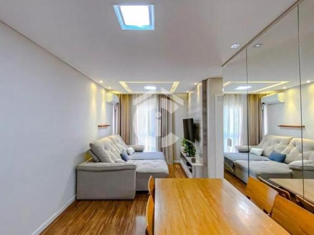 Belíssimo apartamento com 2 quartos, 1 suíte, sala e cozinha semi mobiliado