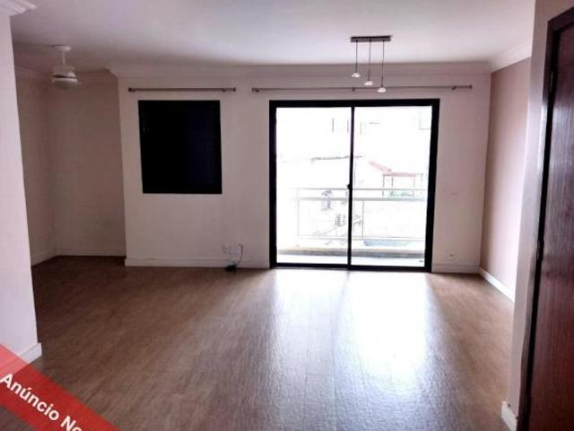 Belíssimo apartamento com 3 dormitórios, sendo uma suíte, 2 vagas fixas, varanda, depósito, principa