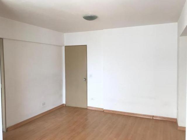 Belíssimo apartamento com 96 metros quadrados, 03 dormitórios, sendo 01 suíte, andar alto, 01 vaga f