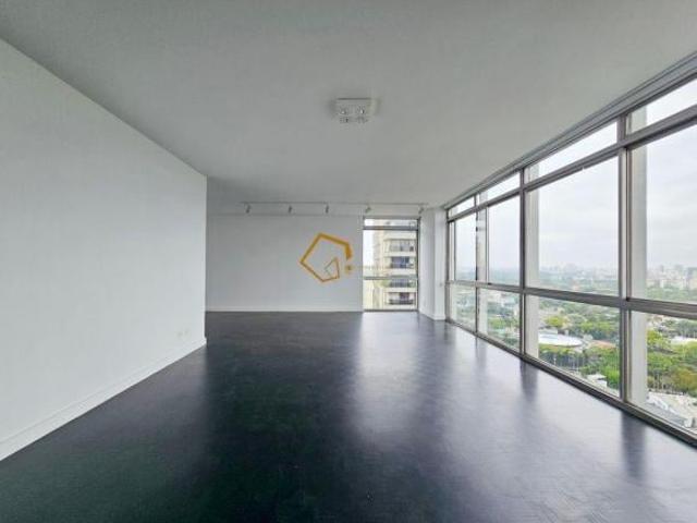 Belíssimo apartamento à venda no Jardins
