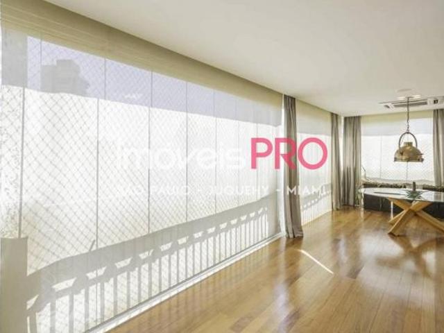 Belíssimo apartamento, andar alto, próximo ao Parque do Povo