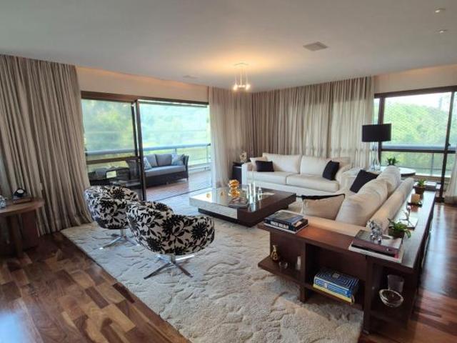Belíssimo apartamento de 368m² com linda vista e acabamento de primeira