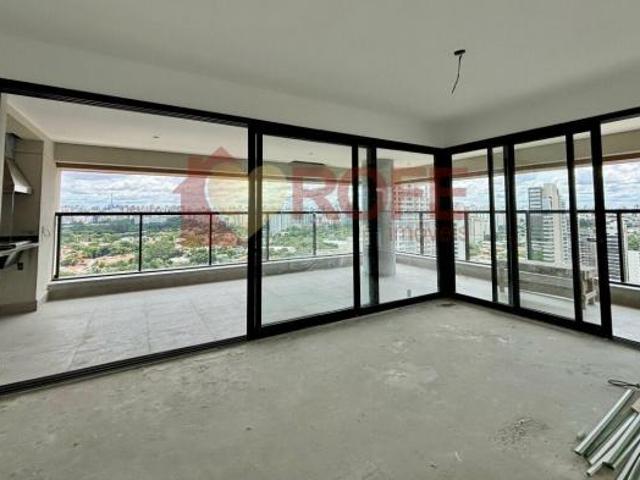 Belíssimo Apartamento em Moema ? 153m²