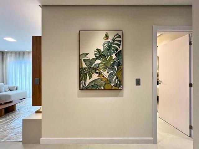 Belíssimo apartamento, mobiliado e decorado com 2 dormitórios, sendo 1 suíte na