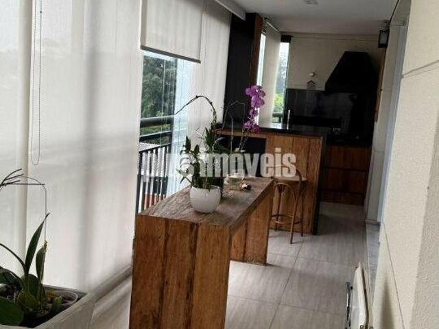 BELÍSSIMO APARTAMENTO PRONTO PARA MORA!