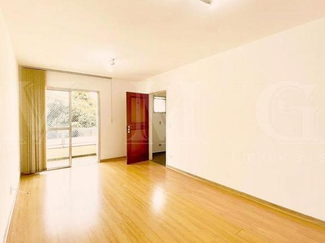Belíssimo apartamento reformado 75 m2, 2 dormitórios,2 vagas de garagem, px metro santa Cruz