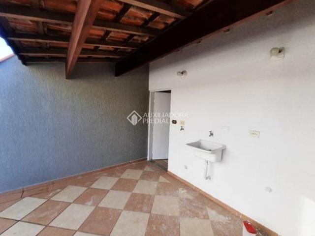 Belíssimo e Amplo Sobrado de 250 m² com 03 quartos 02 suítes Salão de Festas, 03 Vagas