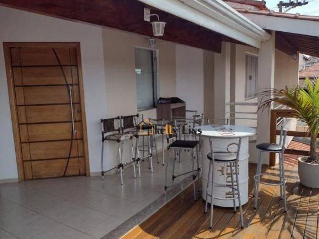 Belíssimo sobrado a venda na cidade de Pinhalzinho/SP, com área de 300 m², sendo 400 m² de área cons