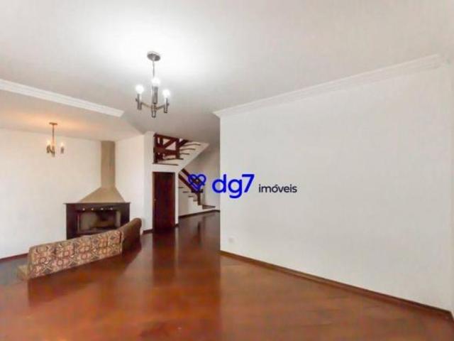 Belíssimo Sobrado de 340 m² com Suíte Master e 7 Vagas
