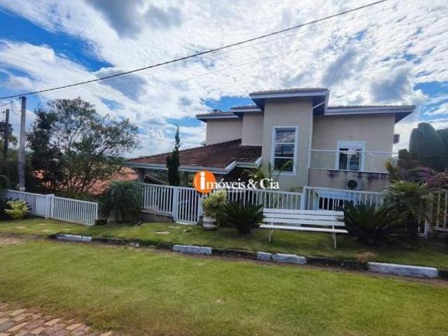 BELÍSSIMO SOBRADO EM CONDOMINIO