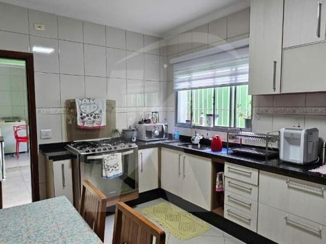 Belíssimo sobrado espaçoso, com área gourmet a venda na Vila Ede