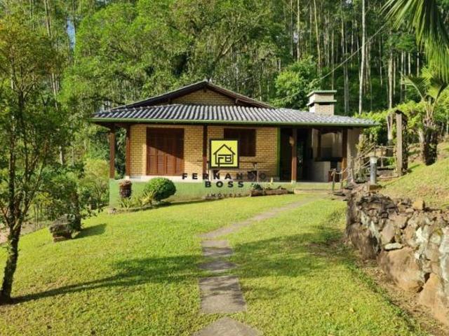 Belíssimo sítio cercado com 7,5 hectares, localizado a 3 km do Bairro Linha Café Baixa e 5 km da ERS