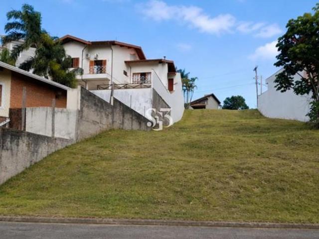 Belíssimo terreno à venda em localização privilegiada no coração de um dos condomínios mais desejado