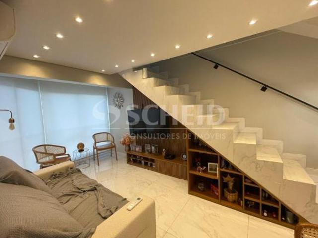 Belíssima Cobertura Duplex com Piscina Totalmente Reformada e Decorada