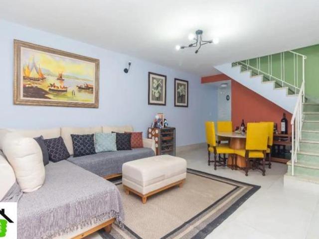 Belíssima Casa 03 Dormitórios + 01 Suíte + Incrível Varanda + Quintal c/ Terraço Gourmet + 02 Vagas