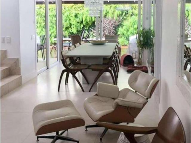 Belíssima Casa 310m 4 suítes 4 vagas piscina e área gourmet privativo