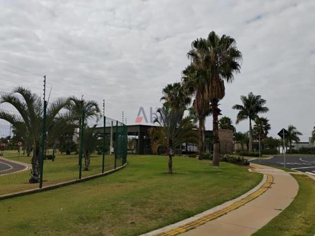 Belíssima Casa 3 Suítes Condomínio Damha IV