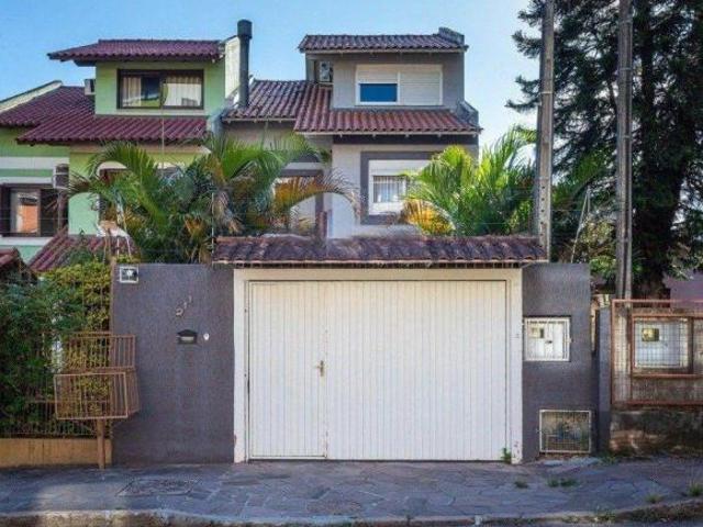 BELÍSSIMA CASA 3 SUÍTES NO CORAÇÃO DO BAIRRO TRISTEZA