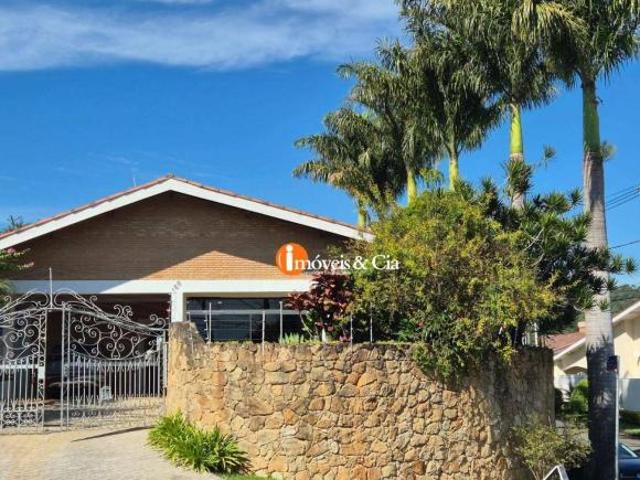 Belíssima casa térrea à venda, com 400m², 3 dormitórios 1 suíte Vila Santista Atibaia/SP