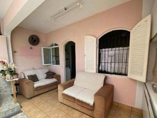 Belíssima casa térrea á venda no Centro de Peruíbe Ótima localização