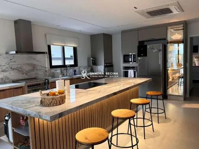 Belíssima casa térrea de Alto Padrão no Loteamento fechado Terra Caxambu com 4 suítes