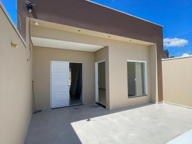 Belíssima casa térrea Individual, acabamento de 1°, Res. Santo A