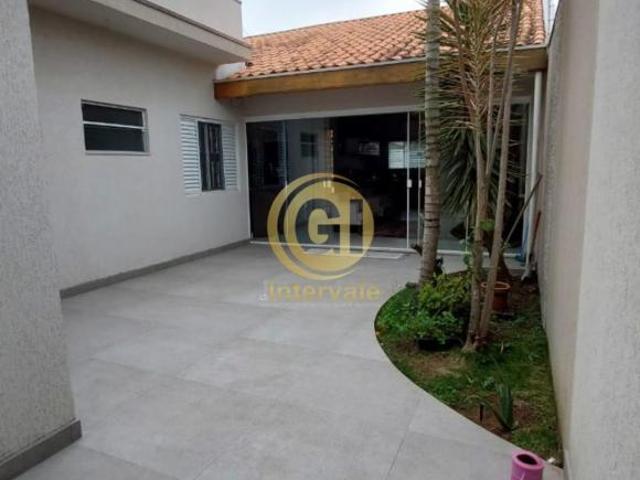 Belíssima casa térrea no bairro aconchegante Vila Branca Jacareí