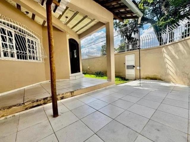 BELÍSSIMA CASA À VENDA NO BAIRRO OURO PRETO | BELO HORIZONTE | 05 QUARTOS | SUITE | 05 VAGAS