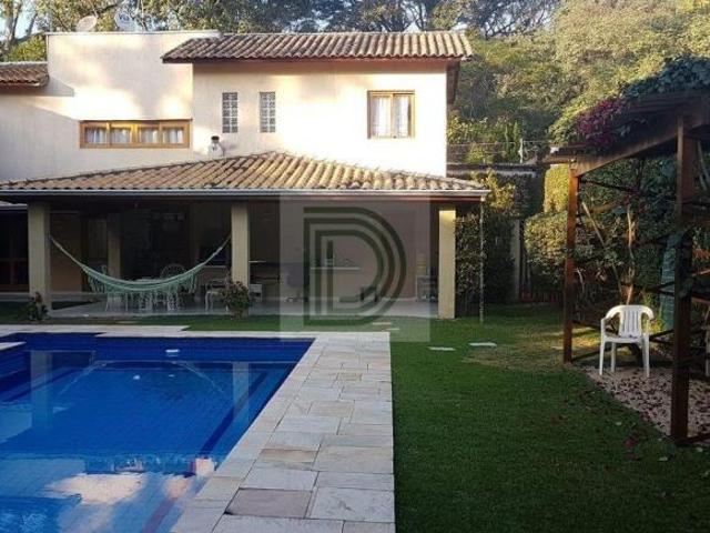 Belíssima casa á venda no condomínio Parque Frondoso
