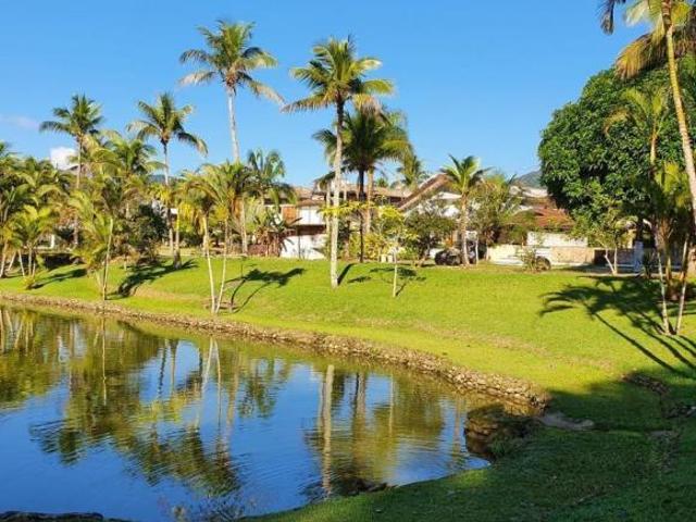 Belissima Casa a venda no condominio Villas