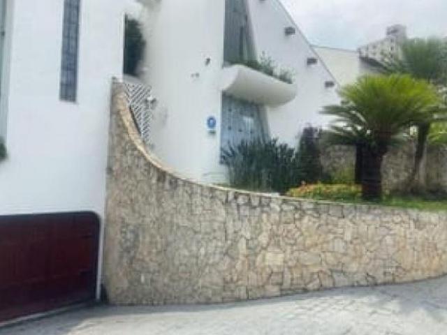 Belíssima Casa à venda no Parque da Mooca, 4 Suítes. Área Gourmet com Churrasqueira, Piscina, Jacuz