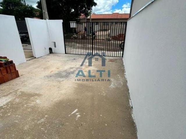 Belíssima casa à venda no Residencial