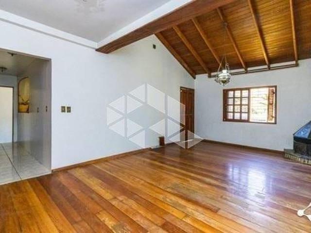 BELÍSSIMA CASA A VENDA BAIRRO NONOAI