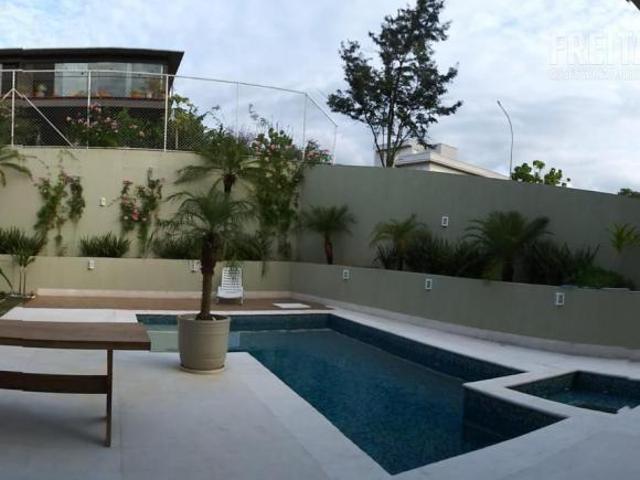 BELÍSSIMA CASA A VENDA EM ALPHAVILLE RESIDENCIAL GENESIS 02