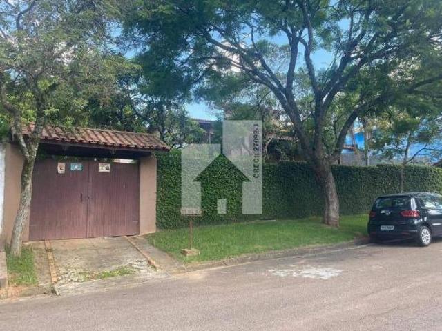 Belíssima Casa à venda com 3 Dormitórios 1 Suíte, 1000m² totais, Área de Lazer com Piscina, Churra