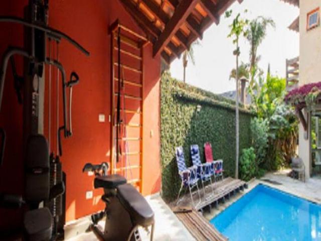Belissima casa alto padrão em condominio p/venda c/330m2 03 suites 03 vagas Morumbi