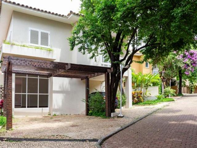 Belissima casa alto padrão em condominio p/venda c/465m2 e 04 suites Morumbi