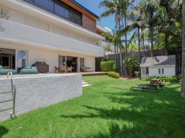 Belissima casa alto padrão p/venda c/490m2 03 suites 6 vagas Morumbi