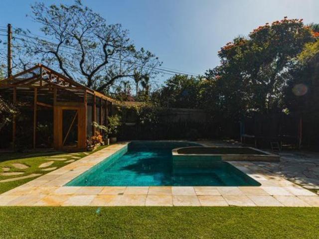 Belissima Casa alto padrão p/venda c/878m2 suites 08 vagas Jd Guedala Morumbi
