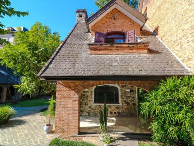 Belissima Casa alto padrão p/venda c/984m2 e 05 suites Jd Guedala Morumbi