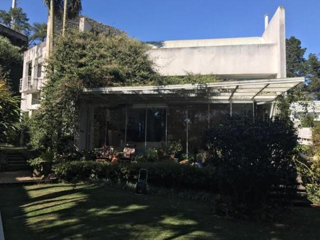 Belissima Casa alto padrão p/venda ou locação c/750m2 e 04 dorm. Morumbi