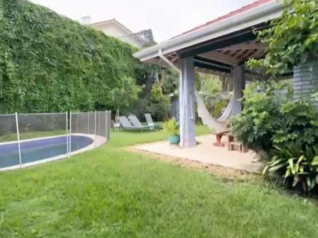 Belissima Casa alto padrão p/venda/locação c/356m2 e 04 dorm. Jd Guedala Morumbi